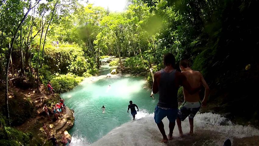 Irie Blue Hole y Firewater, Ocho Ríos, Jamaica | Tiqy