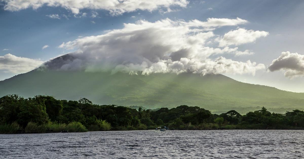 Caminata en el Volcán Mombacho, Managua, Nicaragua | Tiqy
